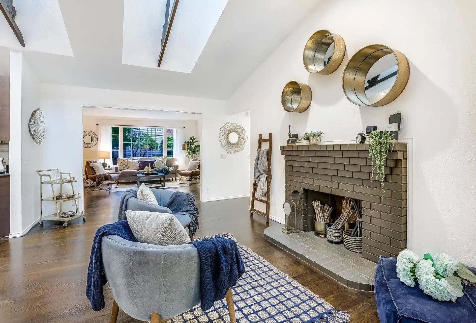 7 Best Blanket Ladders 2025: Styling Tips & Custom Blanket Gift Ideas